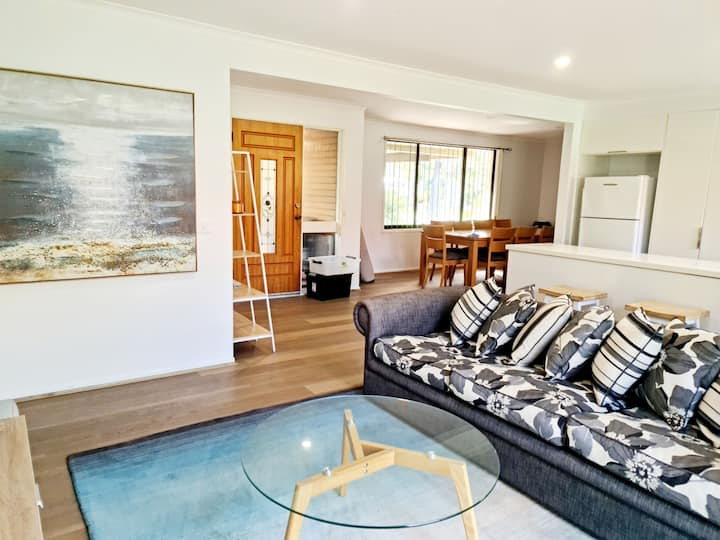 Family Friendly Beach Retreat - Long Beach