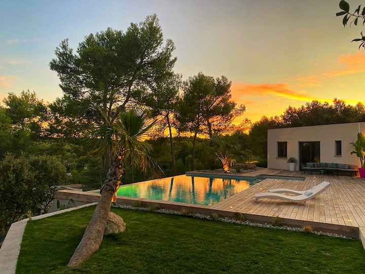 Contemporary Villa With Infinity Pool, Montpellier - Montpellier