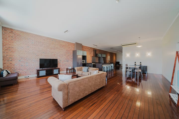 Flinders 2 Bed Unit Apartment Strand! - Magnetic Island