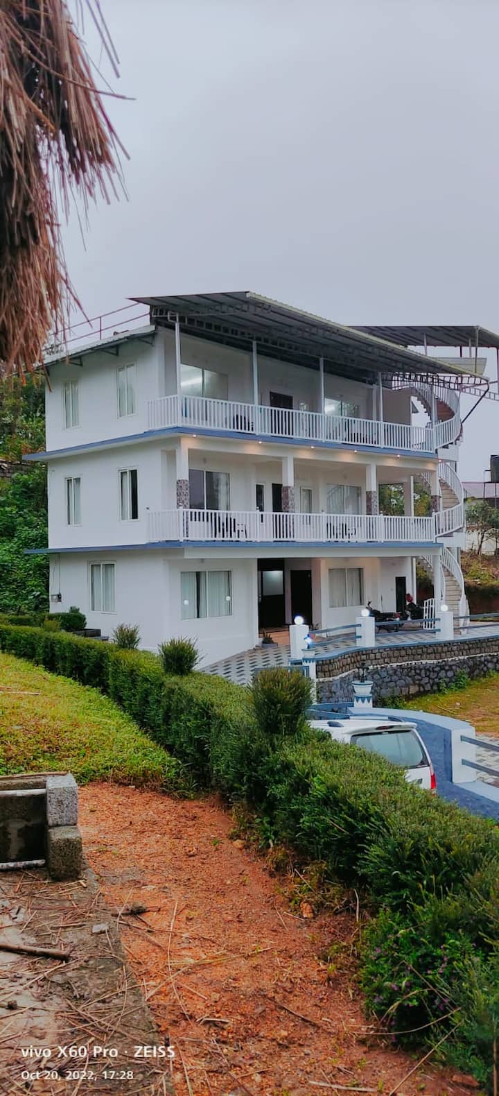 Sharon Pool Villa - Vagamon