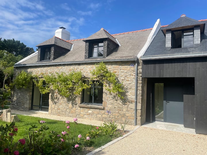 Maison Bord De Mer. - Locmariaquer