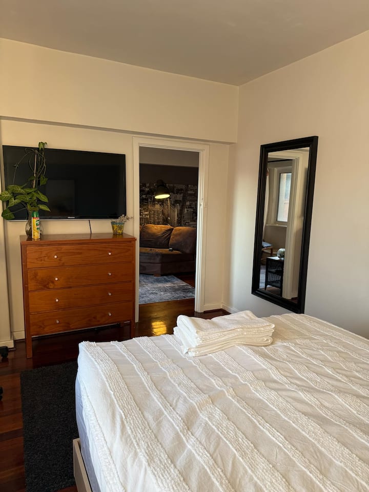 Charming 1br • Walk Everywhere! - Victoria Park