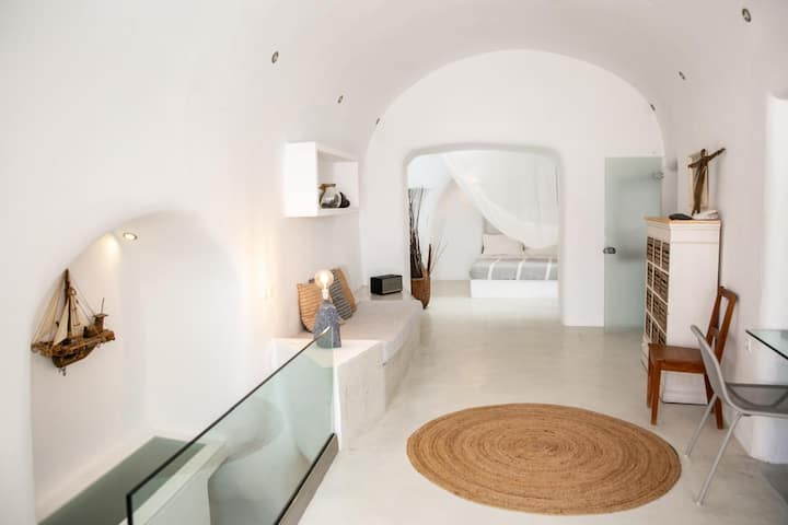 Anelia Traditional Cave House With Private Jacuzzi - Oia