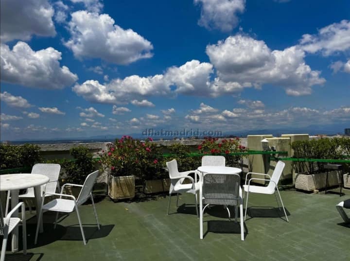 Studio Av. Vue Sur La Ville Et Piscine Sur Le Toit - Madrid
