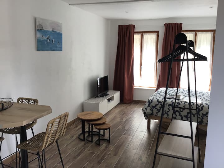 Charmant Studio Vias Village
Meublé Deux éToiles - Vias