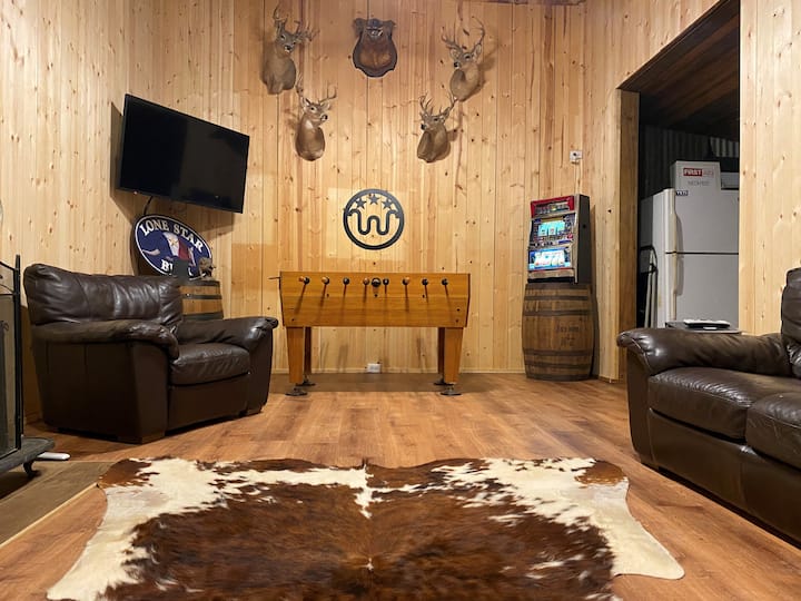 Boar's Lodge I Pool, Hot Tub - Enchanted Rock State Natural Area, Fredericksburg