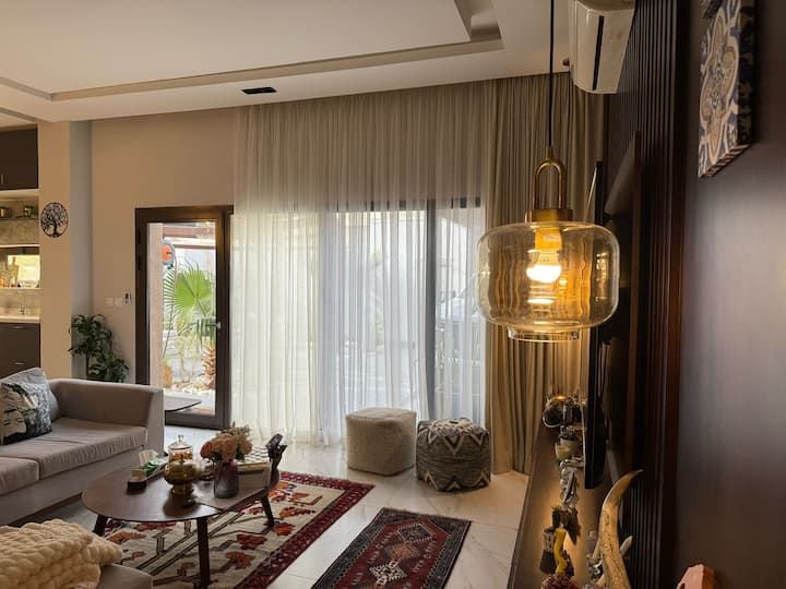 Luxurious 5-br Villa With Private Patio | Dhahran - Dammam