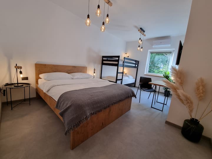 Pri Karlu Rooms & More - Superior Family Room Nr.0 - Maribor