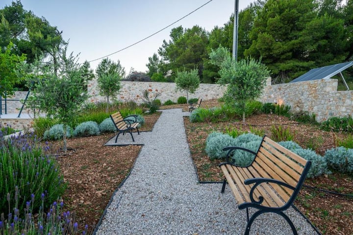 4-bedroom Luxury Villa - Vis