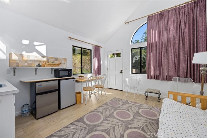 Cute Studio With Loft Bed - San Luis Obispo, CA