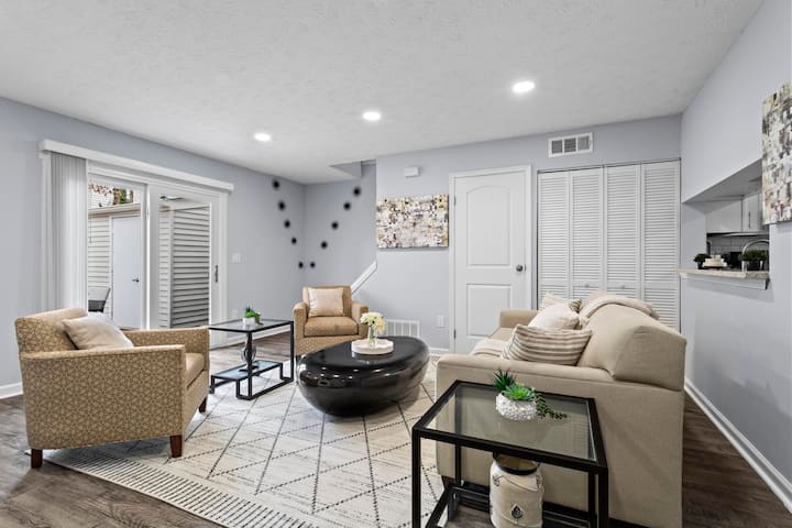 Cozy 2-bedroom Townhome. Fenced Backyard/gazebo - Smyrna, GA