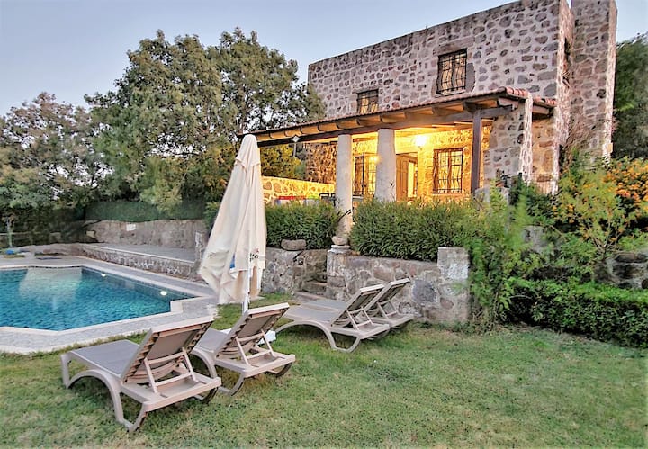 Charming Villa With Private Pool - Yalıkavak