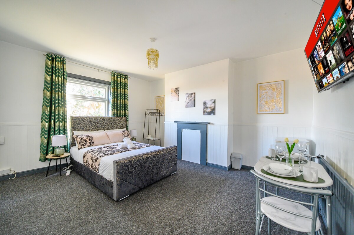 RA27AGT Cozy Double Bedroom in Shared House - Houses for Rent in Morley ...