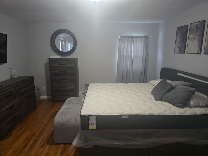 Fully Furnished Master Bedroom - Newburgh, NY