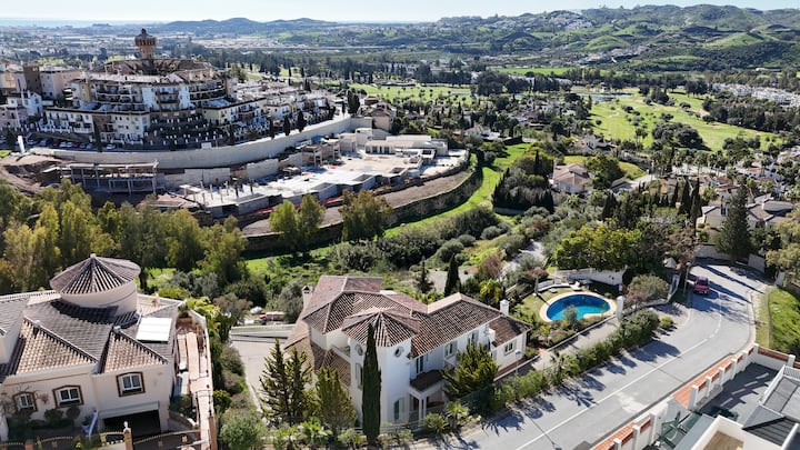Andalusian Style Villa In Mijas - Monda