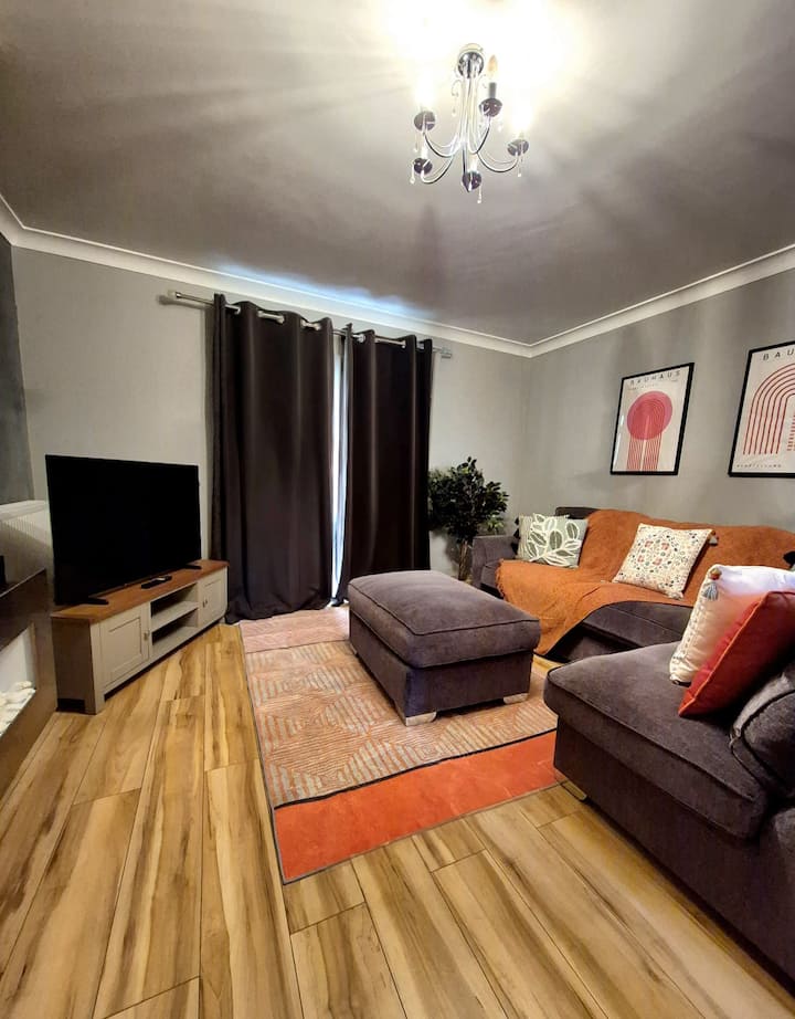 Cozy 3-bed House Near Fosse Park With Parking - Leicester
