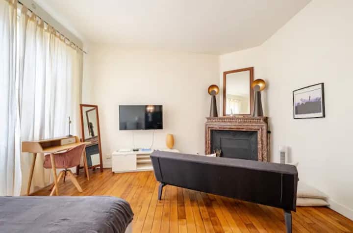 2 Mins Walk From Place Trocadéro - Pariz