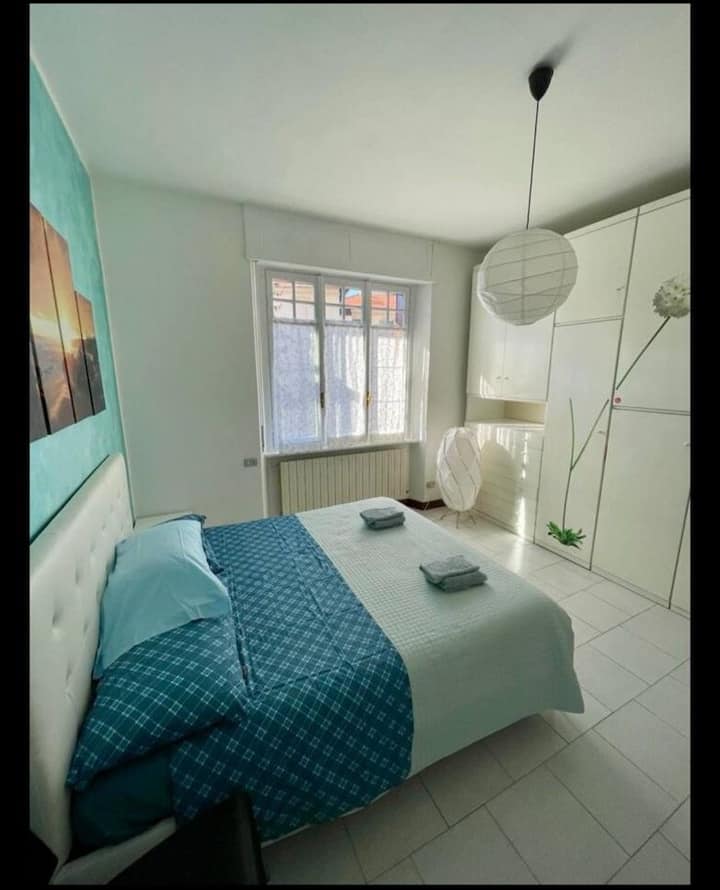 Stanza Luminosa
Bright Bedroom. - Como