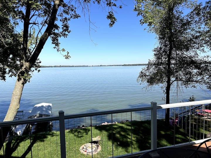 Your Bare Feet Retreat On Lake Shetek !
Currie Mn. - The Lakes