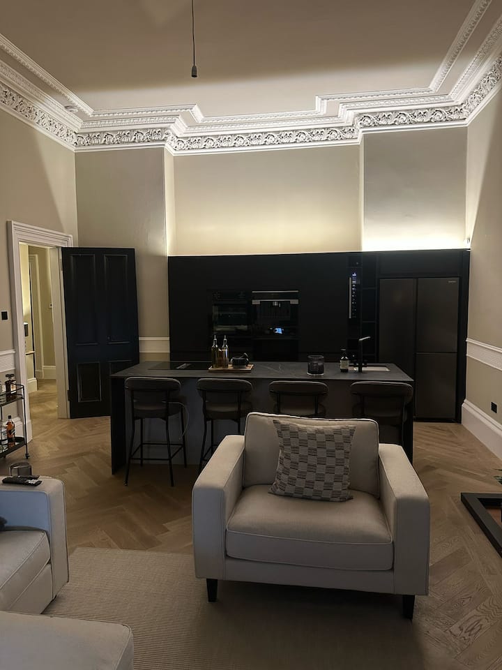 West End Wonder - Glasgow