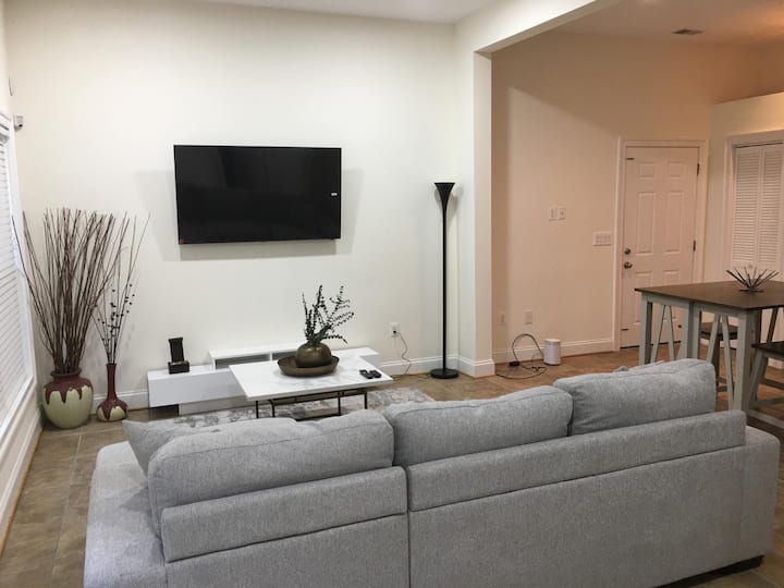 Elegant & Spacious Stay Near D.c - Alexandria, VA