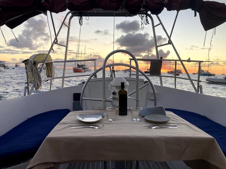 Dans La Baie De Gustavia - Saint Barthélemy