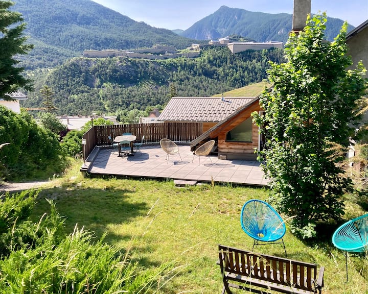 Jardin, Grand Appartement Dans Maison, 3 Chambres. - Montgenèvre