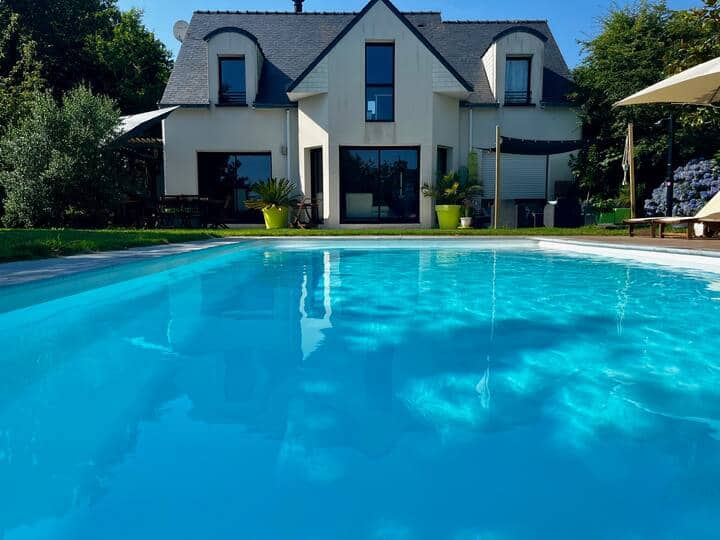 F8009 -Villa Avec Piscine Chauffée ! - Sainte-Marine