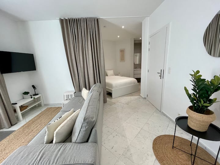 #1 Modern Suite In A Chic Area - Forest