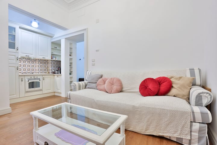 Guesthost - Maison Nicole - Central & Lovely Apt - Salerno