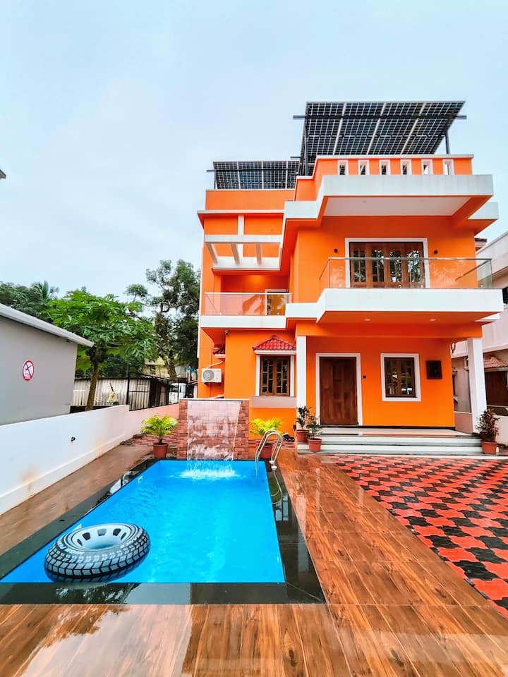 Sunshine Villa - 4bhk Villa • Plunge Pool • Beach - Goa