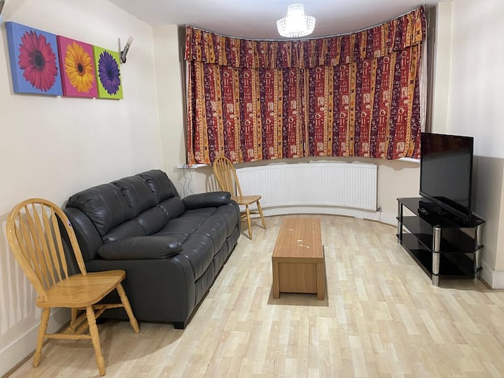 Spacious One Bed Room House - Ruislip