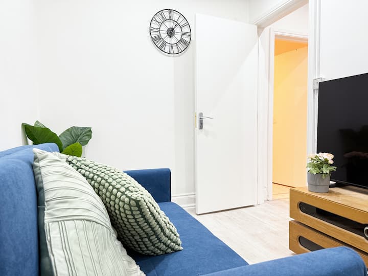 Cosy Cottage W/free Parking & Large Garden - Northolt - London
