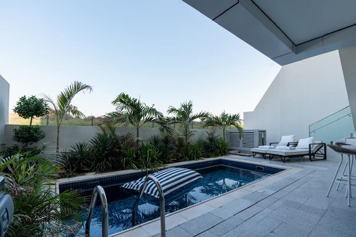 Yas Island Luxury Beach House - Abu Dhabi