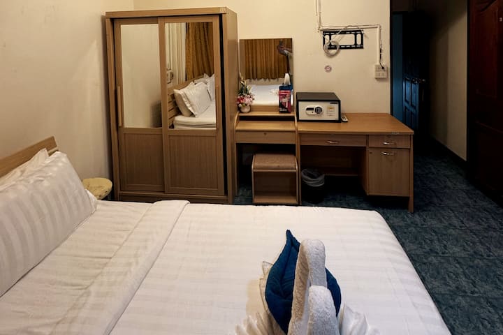 Quad 2 Bedroom Apartment - Patong Beach