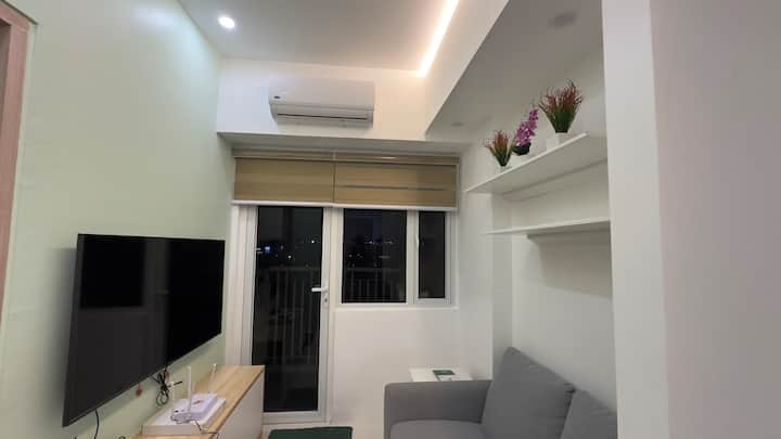 Stylish Comfort In Field Residences | 2br Retreat| - Parañaque