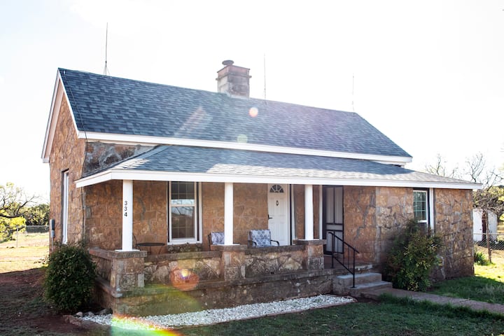 Historic Ranch Homestead Near Buffalo Gap - Water Tower, Texas