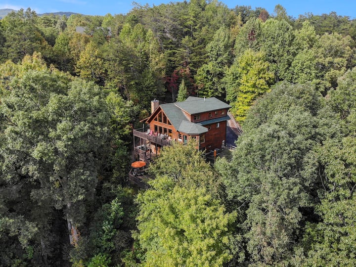 Dancing Falls Lodge At Lake Lure - Lake Lure, NC