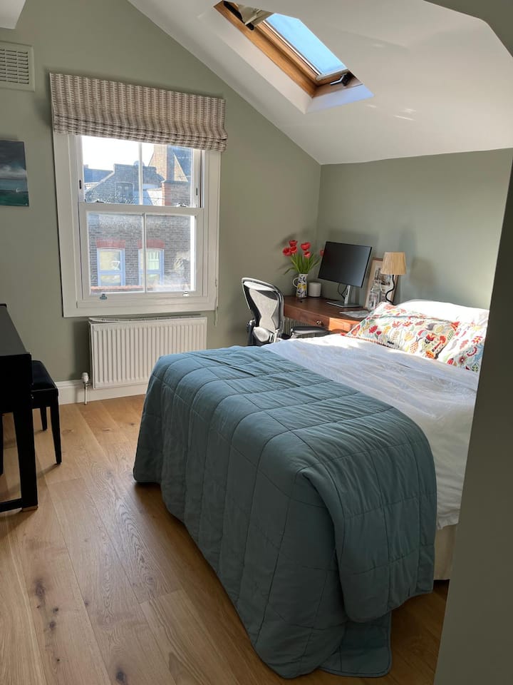 Quiet Double Bedroom Near Clapham Junction - Chelsea