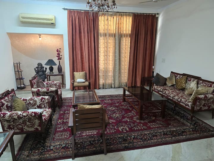 Homlee-lushgreen 2bhk-south Del-ground Floor - New Delhi