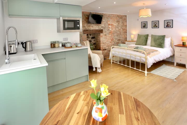 Modern/cosy Town Centre Pad, To Relax And Explore - Crickhowell