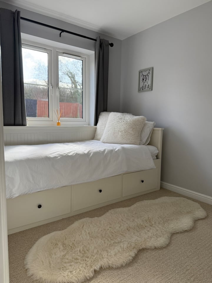Cosy Room At Golden’s House - Cowbridge