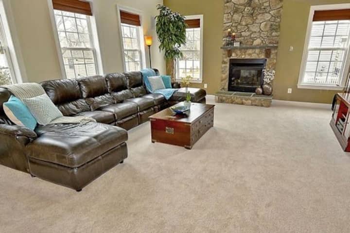 Cozy Room W Parking Great Area - Frederick, MD