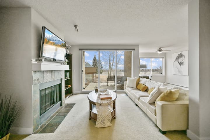 Hot Tub | Pool | Gym | Tennis Court | 2br |Ug Park - Calgary