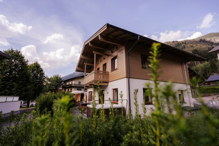 Ferienhaus Mit Sauna & Whirlpool - Bad Gastein
