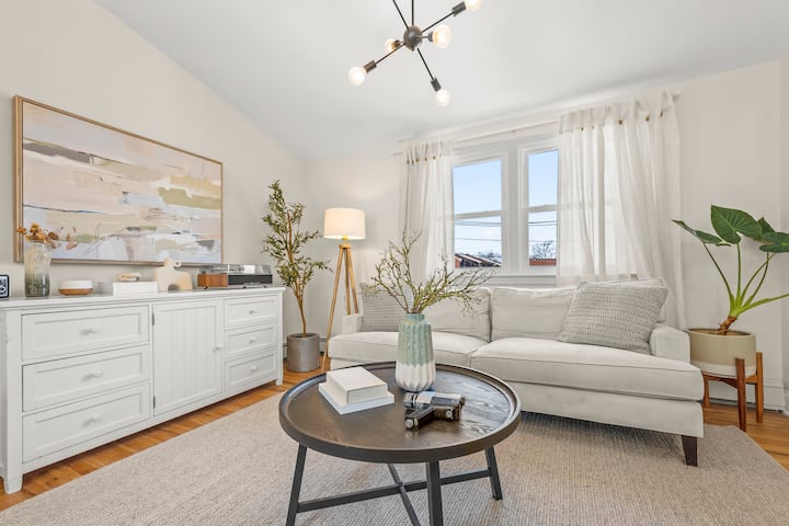 Cozy &Convenient Station Retreat - Staten Island, NY