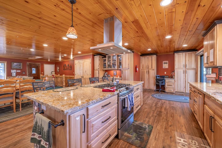 Big Bear Hideaway - Big Bear Lake, CA