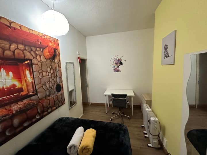 Private Double Room Next To Woodgreen Underground - London, UK