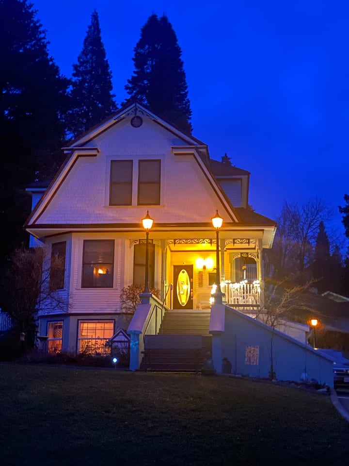 Mary's Inn - Magic Of Mt.shasta - Mount Shasta, CA