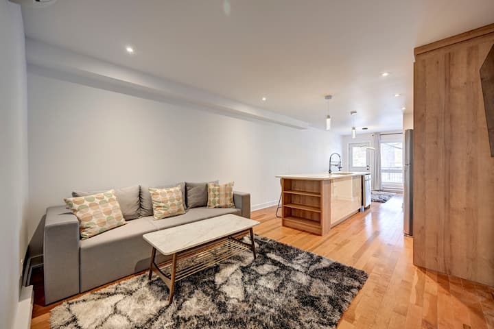 Spacious 5br Mezzanine, 4ba– Mtl - Montreal